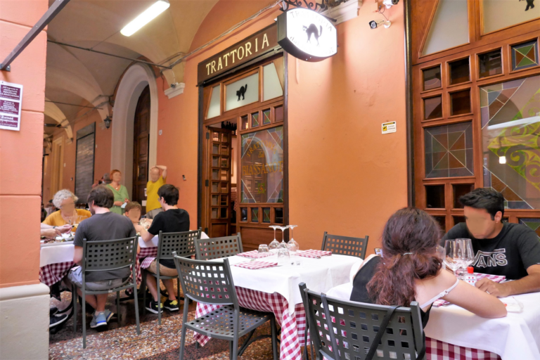 Bologna auf deinem Teller – Die Trattoria Dal Biassanot ...