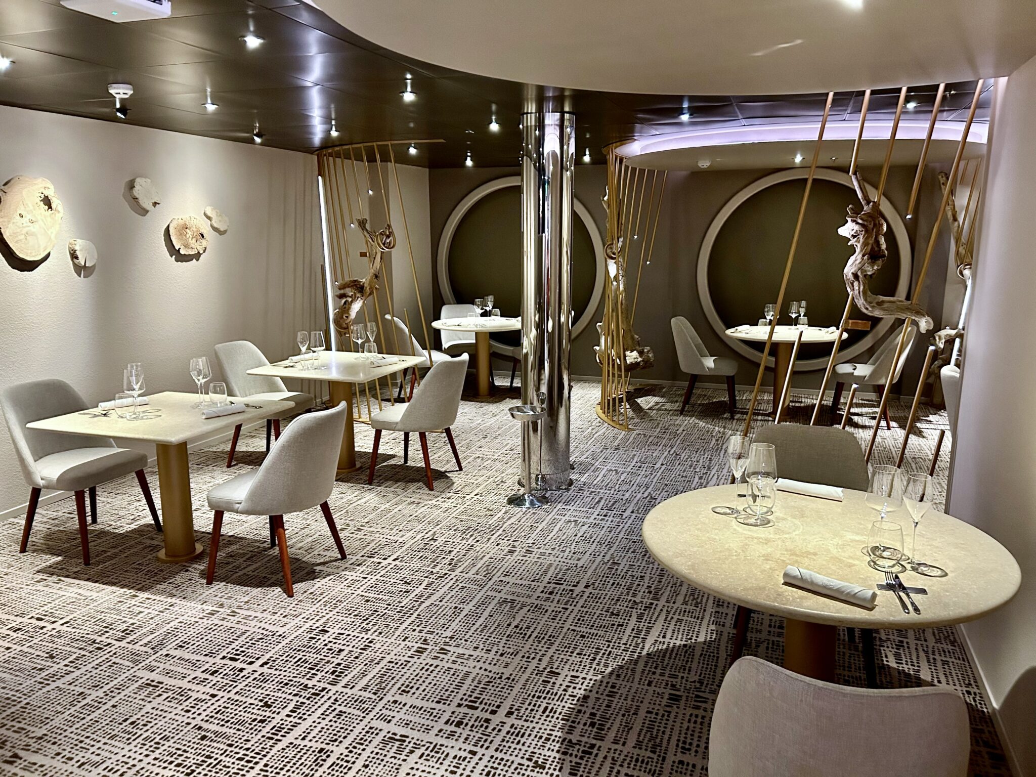 Ein Sterne-Menü an Bord der Costa Favolosa: Das Restaurant "Archipelago ...